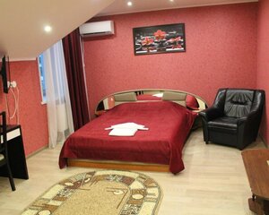 U Maksimycha (Mekhanicheskiy prospekt No:28, Podporozhye), otel  Podorogie'den
