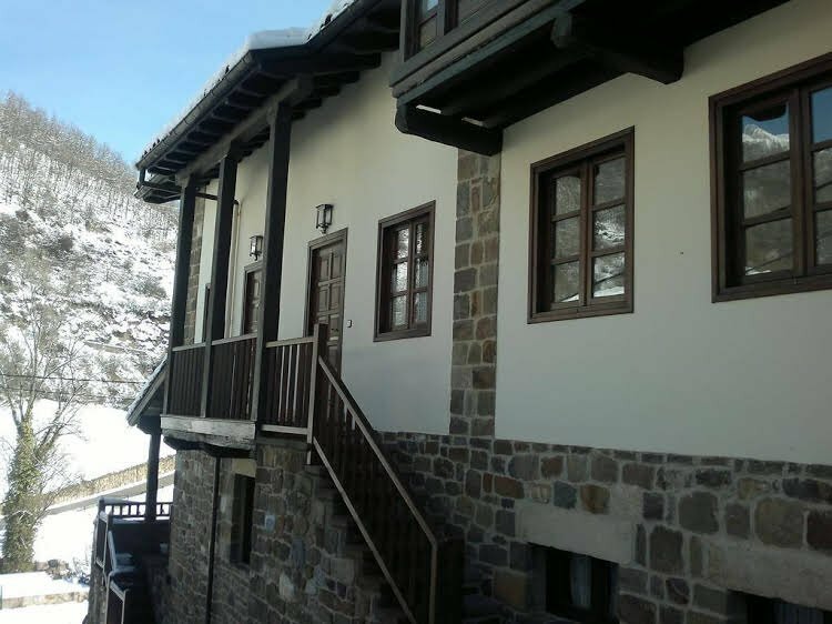 Otel Hostal Nevandi, Kantabria, foto