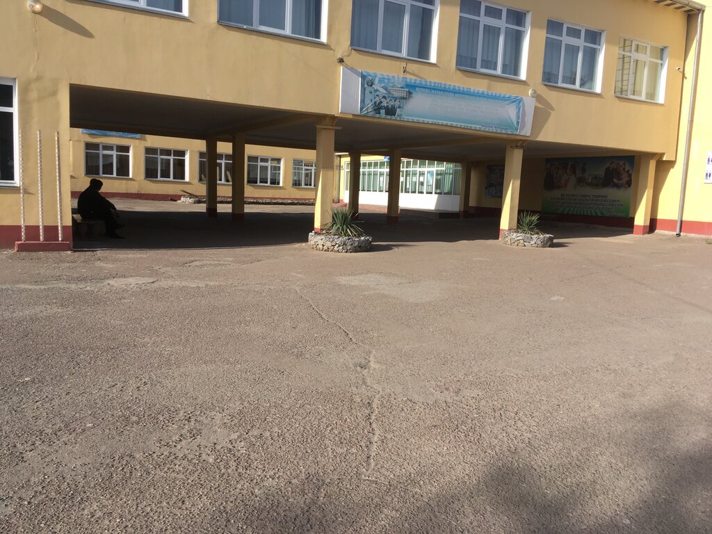 Ortaokul Secondary school No. 14, Angren, foto