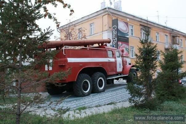 Teknoloji anıtı Памятник пожарной машине, Ulyanovsk, foto