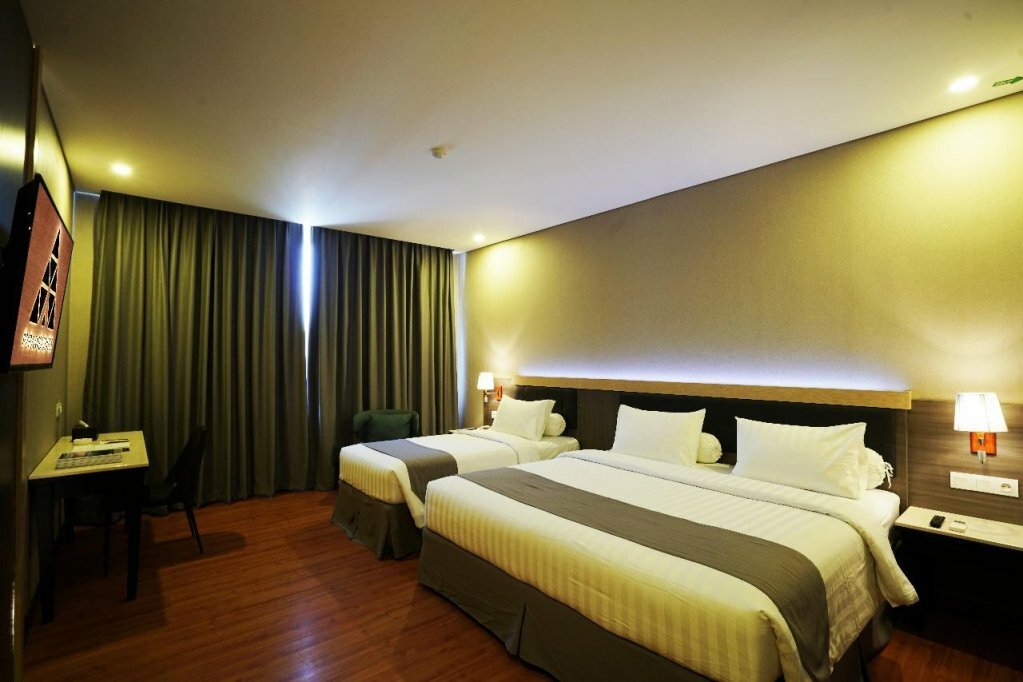 Otel Pyramid suites Hotel, Banjarmasin, foto