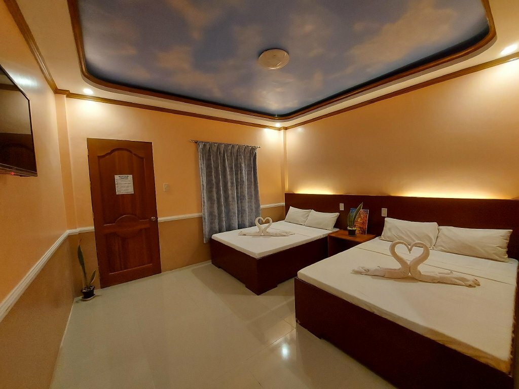 Otel New Village Lodge, , foto