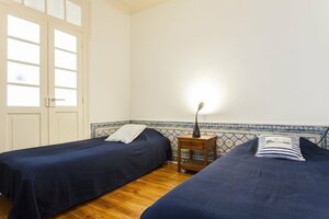 Altido Classic 3br home w/workspace in Chiado, 2mins from Baixa-Chiado subway (Rua A No:3), otel  Lizbon'dan