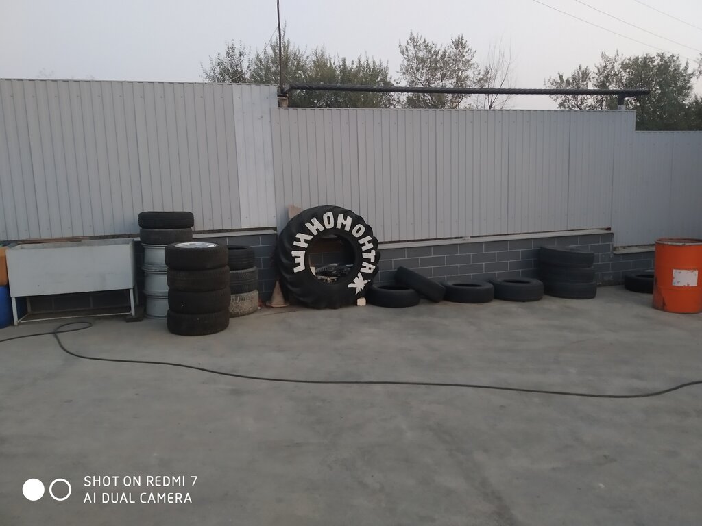 Oto lastik tamiri Tire fitting and repair, Krasnodarski krayı, foto