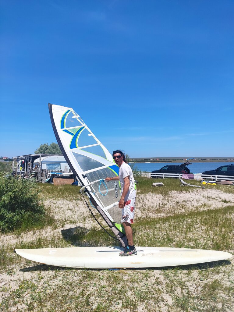 Rüzgar sörfü Виндсёрфинг в Оленевке, Kırım Cumhuriyeti, foto