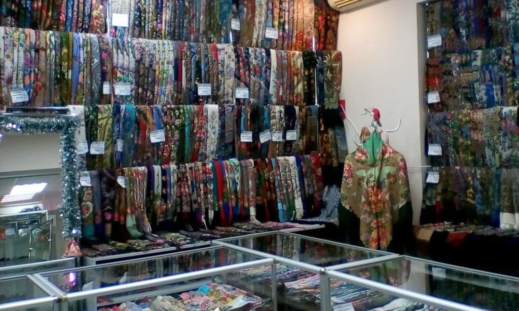Tuhafiyeler Pavlovo Posad Shawls, Soçi, foto