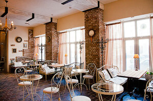 Cafeletto (Dvortsovaya Street No:6А), kahve dükkanları  Ulyanovsk'tan