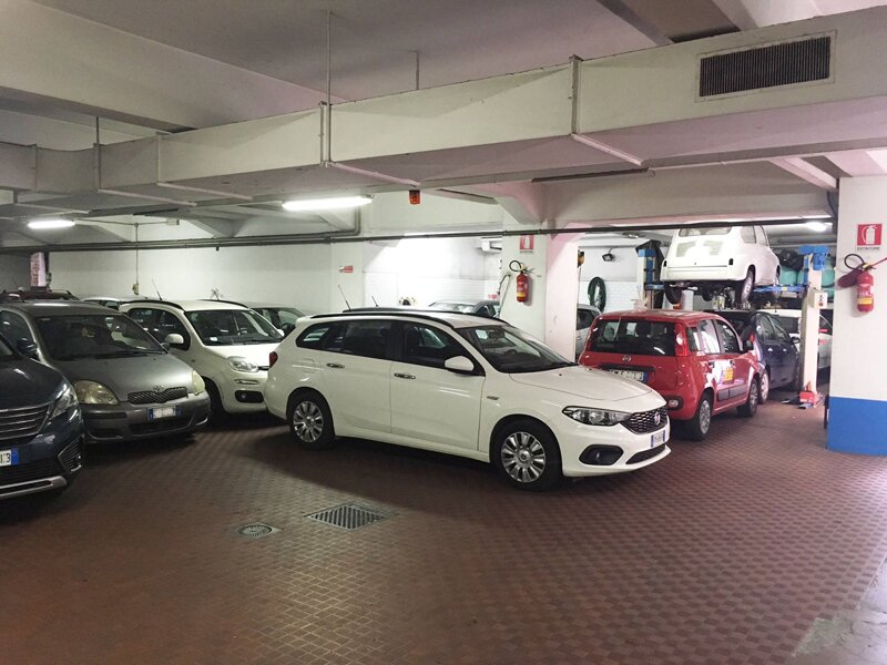 Otoparklar Autorimessa Punto Parking, Roma, foto