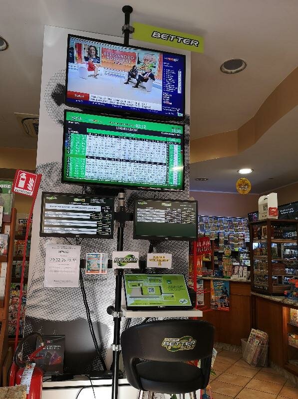 Kumarhaneler Tabaccheria la curva t, Ligurya, foto
