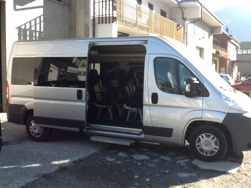 Otobüs tamiri ve satışı Autonoleggio Centraltaxi, Piyemonte, foto