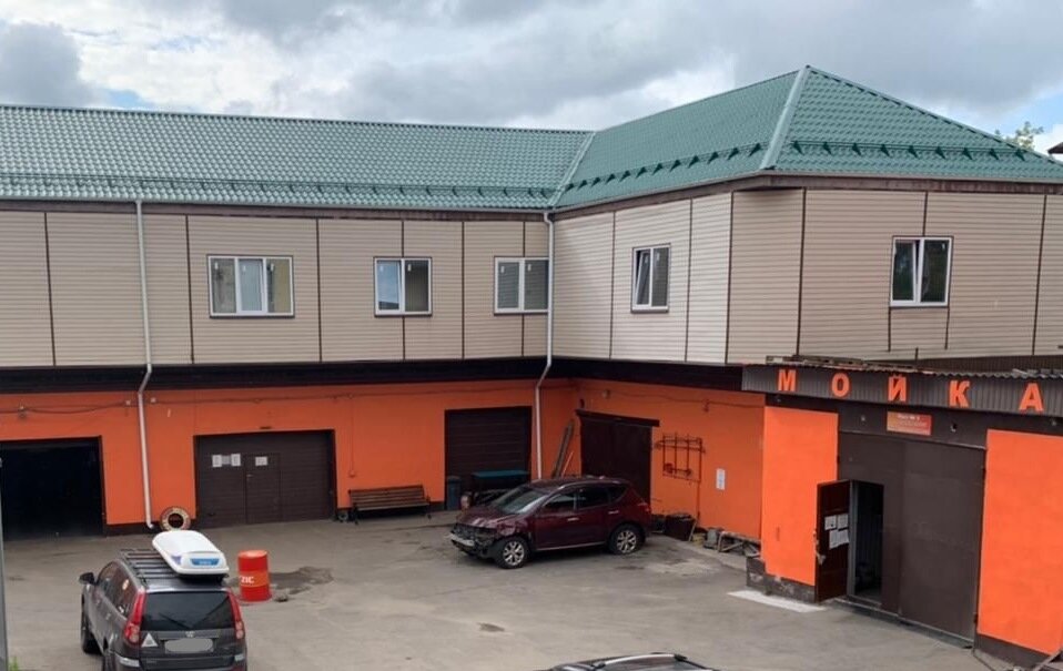 Otomobil servisi Sto Vostochnyi, Lobnia, foto