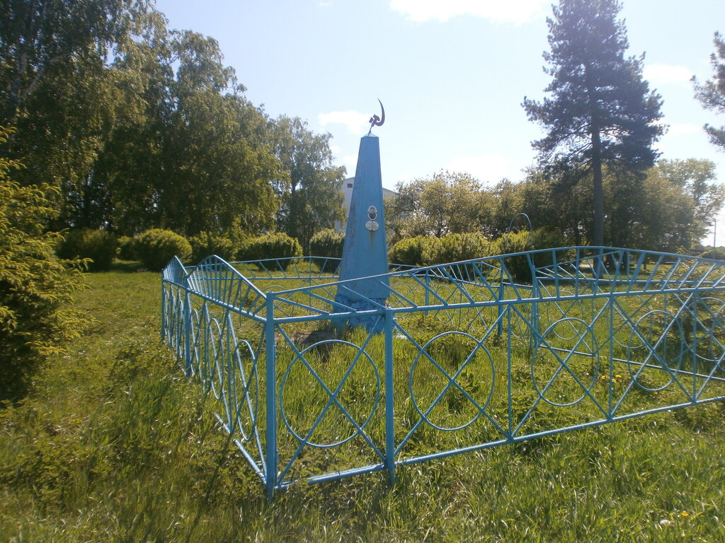 Anıt, heykel Мемориальное захоронение, Tümen (Tiumenskaya) oblastı, foto