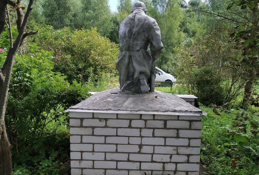 Anıt, heykel Воинское захоронение, Tverskaya oblastı, foto