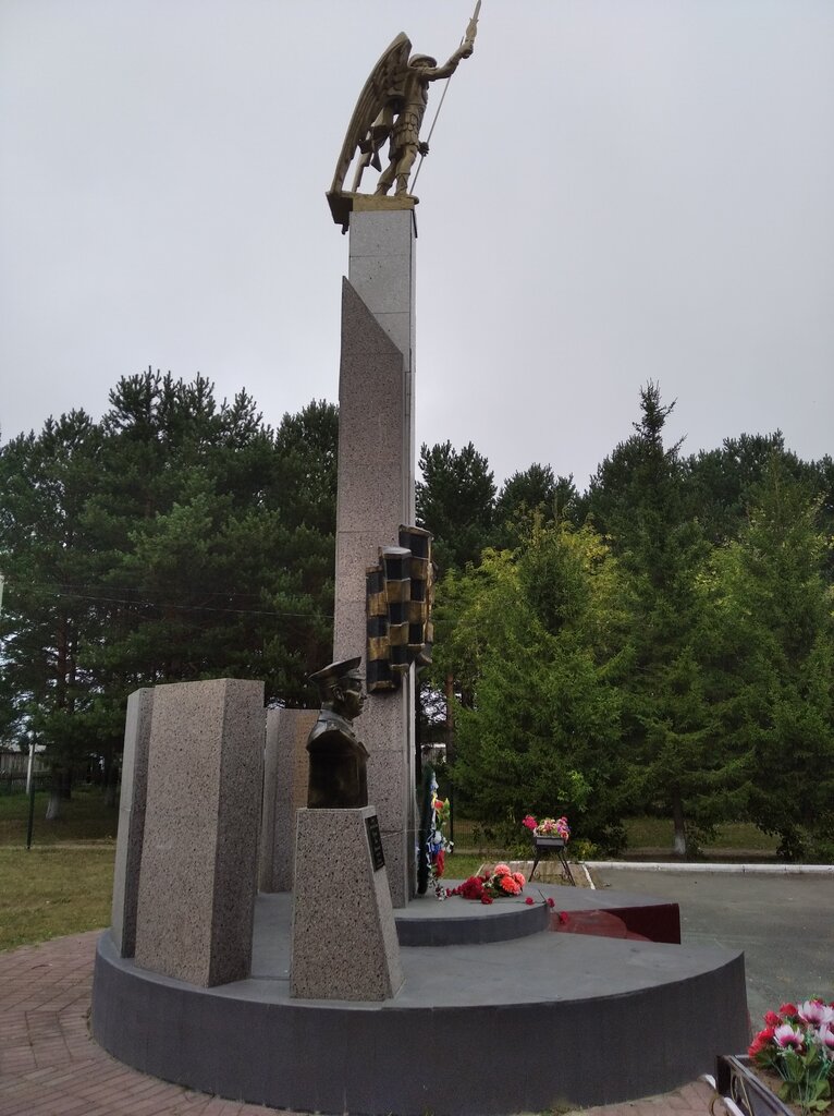 Anıt, heykel Братская могила борцов за установление Советской власти, Tümen (Tiumenskaya) oblastı, foto