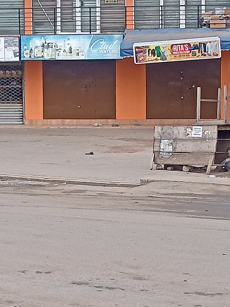 Giyim mağazası Rita's unisex collection, Dünya, foto