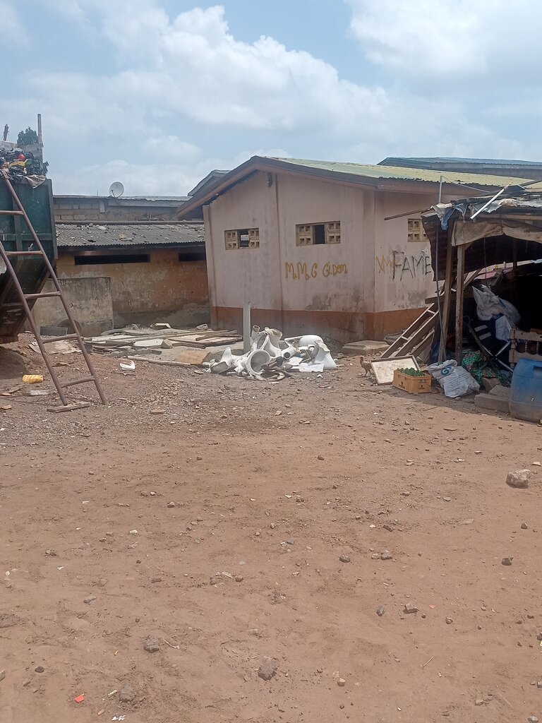 Tuvalet Pokuase public toilet, Dünya, foto