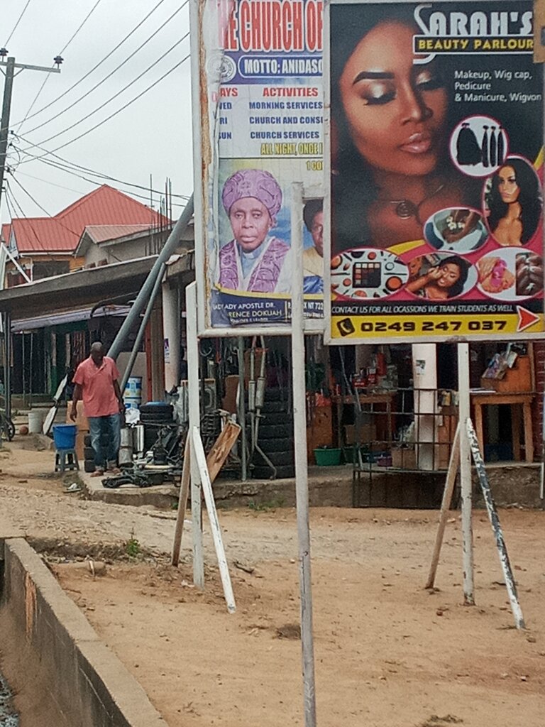 Güzellik salonu Sarahs Beauty Parlour, Dünya, foto