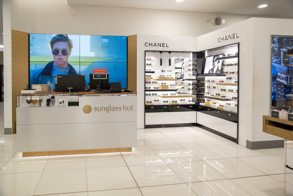Giyim mağazası Sunglass Hut Myer Macquarie Centre, Sidney, foto