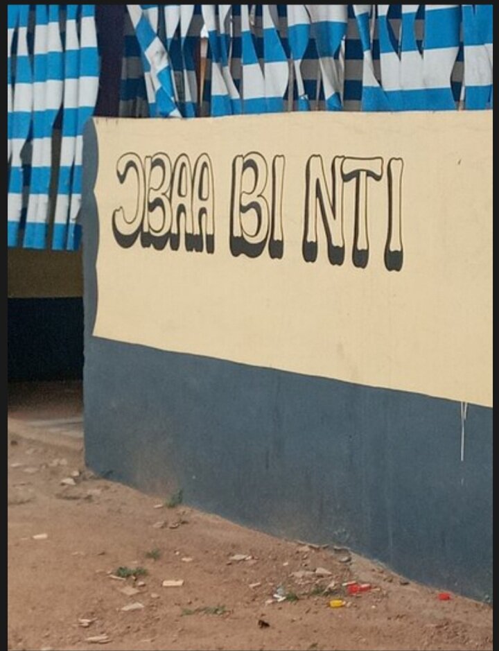 Bar Obaa bi nti pub, Dünya, foto