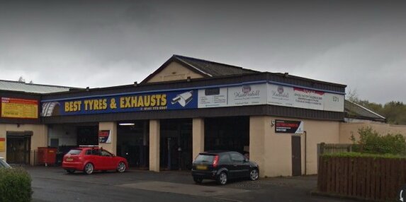 Jant ve lastikçiler Best Tyres & Exhausts Limited, Doğu Dunbartstonshire Konseyi, foto