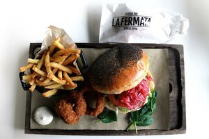 La Fermata Lugano (Viale Carlo Cattaneo No:21, Lugano), restoran  Lugano'dan