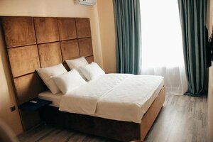 X.O. (Zaporozhskaya ulitsa No:79, Novokuznetsk), otel  Novokuznetsk'ten