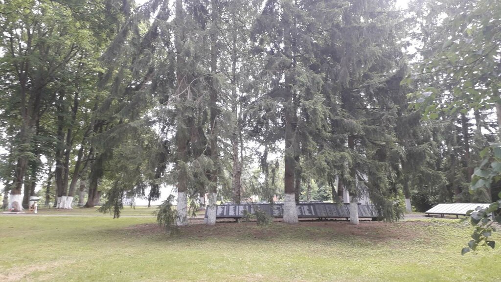 Anıt, heykel Братская могила советских воинов, Kaliningradskaya oblastı, foto