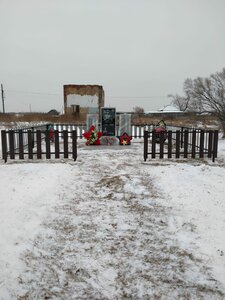 Воинам, павшим в Великой Отечественной войне (Sverdlovsk Region, Talitskiy munitsipalny okrug, derevnya Kokuy), anıt, heykel  Sverdlovskaya oblastından