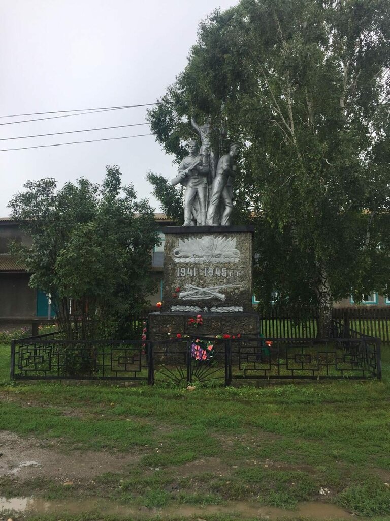 Anıt, heykel Воинам, павшим в Великой Отечественной войне, Altayski krayı, foto
