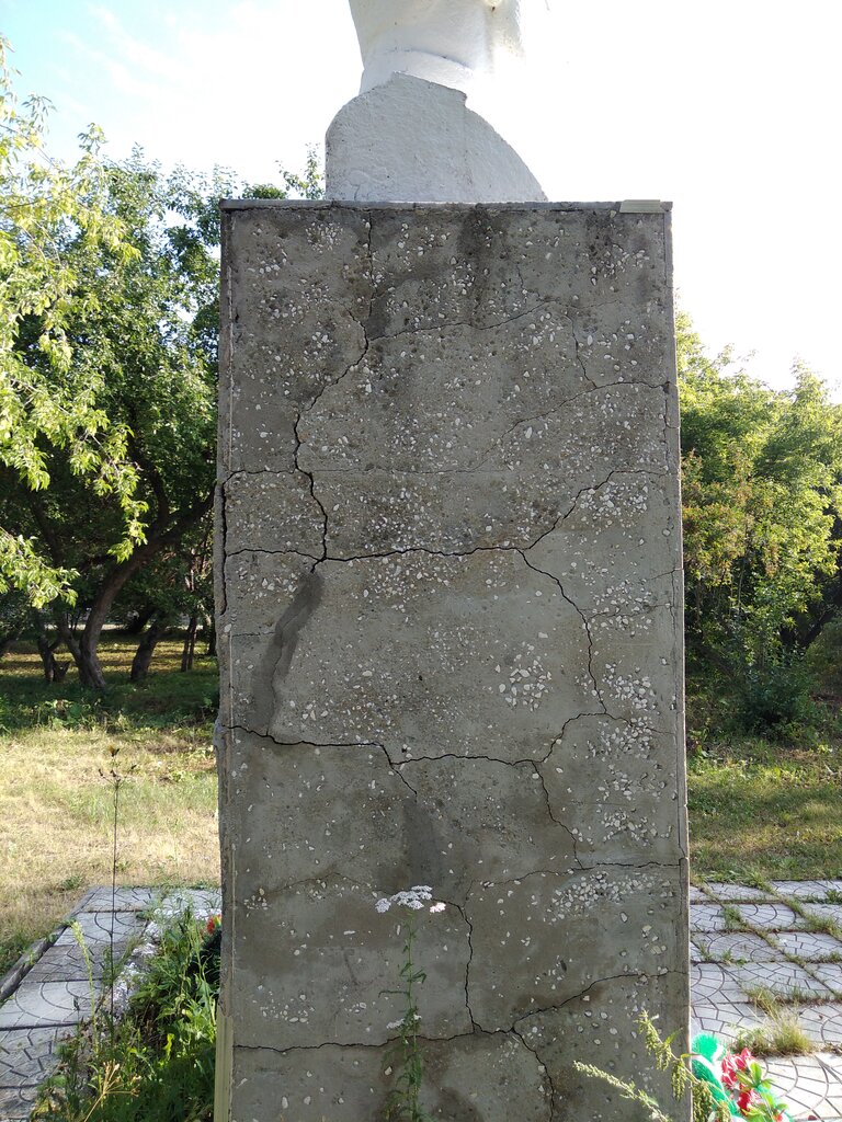 Anıt, heykel Герою Советского Союза В.Т. Казанцеву, Çeliabinskaya oblastı, foto