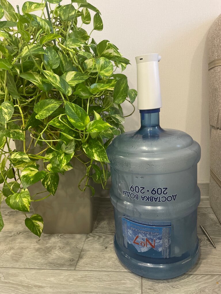 Su satışı Dostavka vody Artezianskaya № 7 Pyat zvyozd, Penza, foto