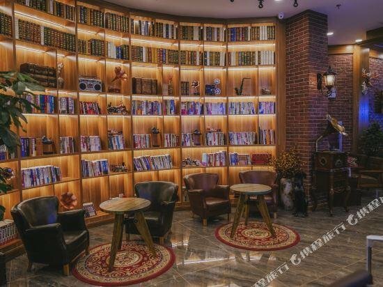 Otel James Joyce Coffetel· Qingdao Licun Pedestrian Street Subway Station, Cindao, foto