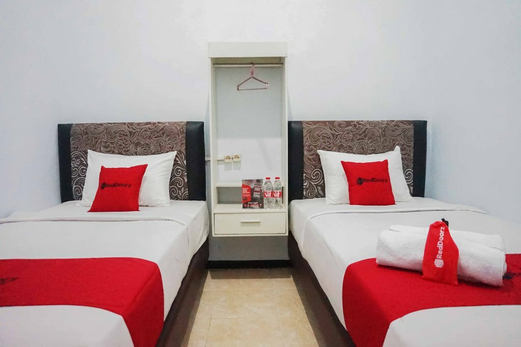 Otel RedDoorz near Universitas Widyagama Malang 2, Malang, foto