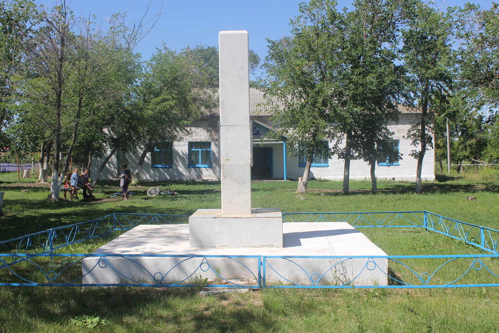 Anıt, heykel Обелиск погибшим земляков, Samarskaya oblastı, foto