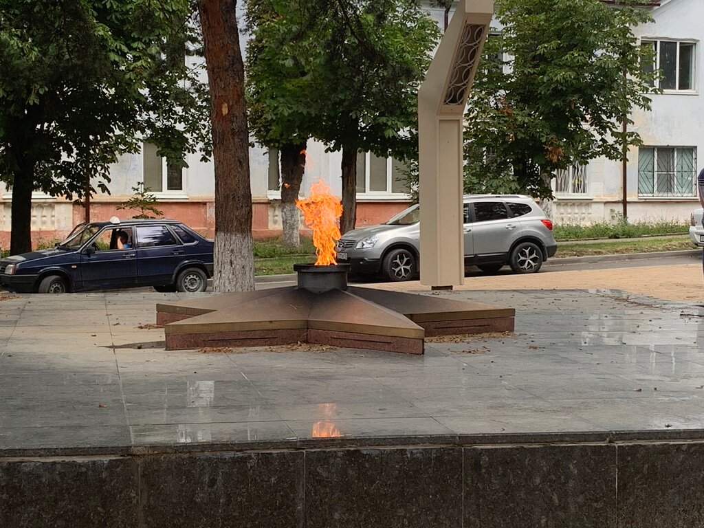 Anıt, heykel Вечный огонь, Lermontov, foto