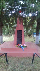 Погибшим в годы Великой Отечественной войны (Tyumen Region, Golyshmanovskiy munitsipalny okrug, derevnya Cheremshanka), anıt, heykel  Tümen (Tiumenskaya) oblastından