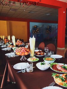 Гранат (ulitsa Krupskoy No:2Б, posyolok gorodskogo tipa Promyshlennaya), kafe