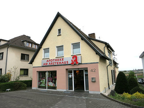 Eczaneler Apotheken Esther Volmer E. K. Apotheke am Ärztehaus Merten, Kuzey Ren‑Vestfalya, foto