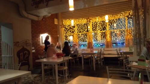 Kafe Feniks, Puşçino, foto