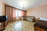 Турист на улице Побежимова (ulitsa Pobezhimova No:11), kısa süreli konaklama  Krasnoyarsk'tan
