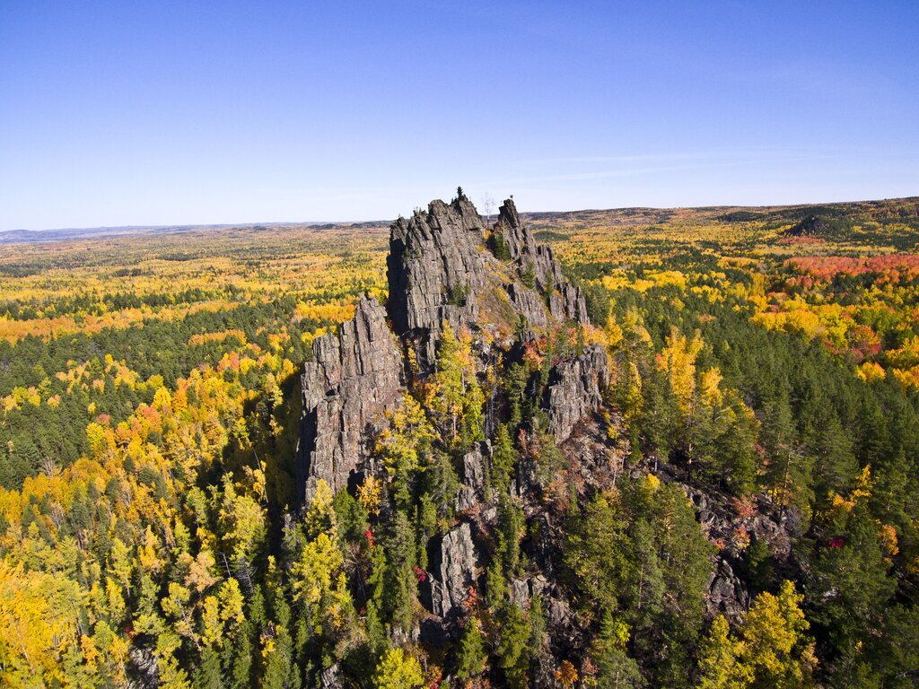 Turistik yerler Скальник Пять братьев, İrkutskaya oblastı, foto