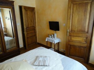 Aqui Sian Ben. Chambres d'hôtes (Alpes-de-Haute-Provence, Arrondissement de Castellane, Castellane, Boulevard Saint Michel, 26), otel