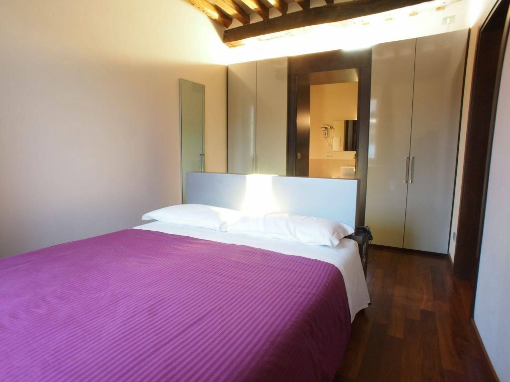 Otel Parizzi Suites & Studio, Parma, foto