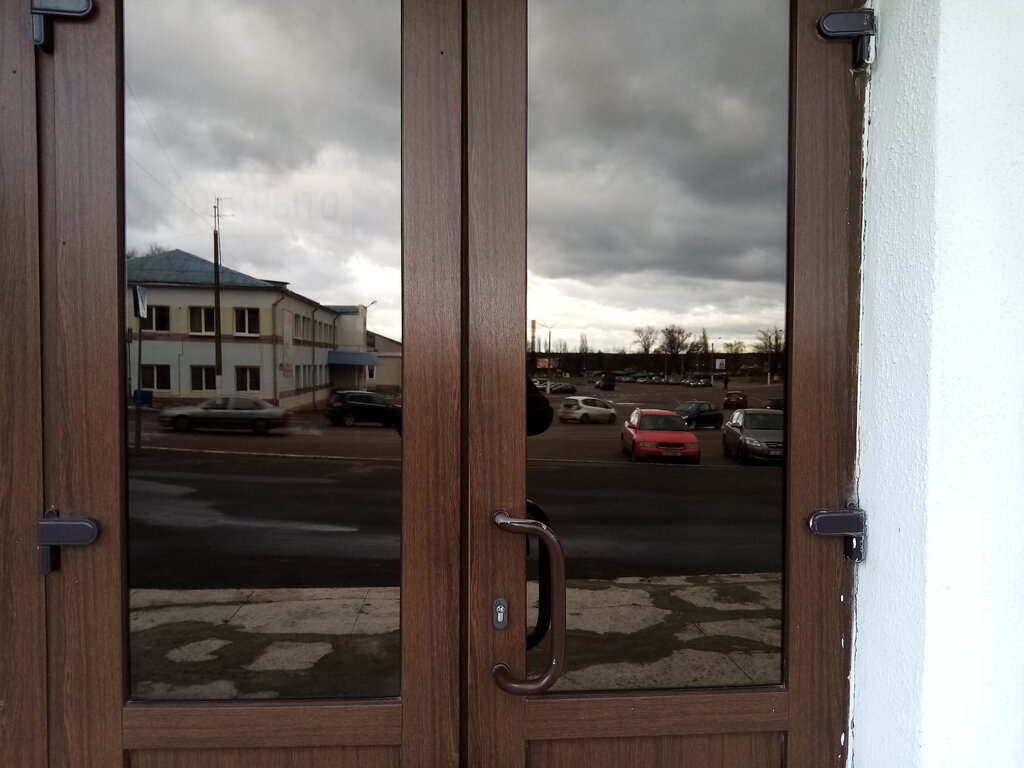 Kapılar Zharun T. A. Ip, Mozyr, foto