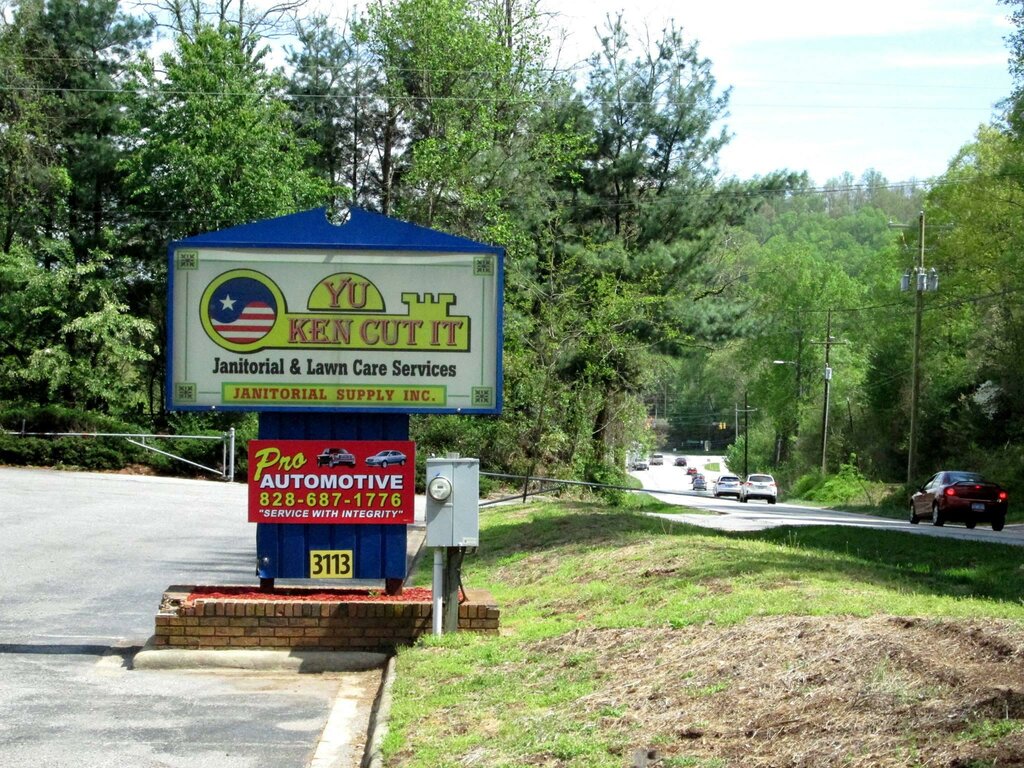 Otomobil servisi Pro Automotive, Kuzey Carolina Eyaleti, foto