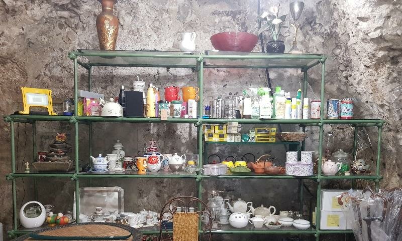 Kozmetik ve parfümeri mağazaları Erboristeria Sanitaria Cose di Cascelli Vera, Umbria, foto