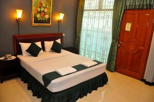 Benua Hotel (City of Bandung, Pelajar Pejuang 45), otel  Bandung'dan