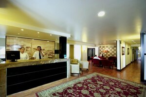 Veneza Hotel (Rua Luís Gomes de Carvalho No:23), otel  Aveiro'dan