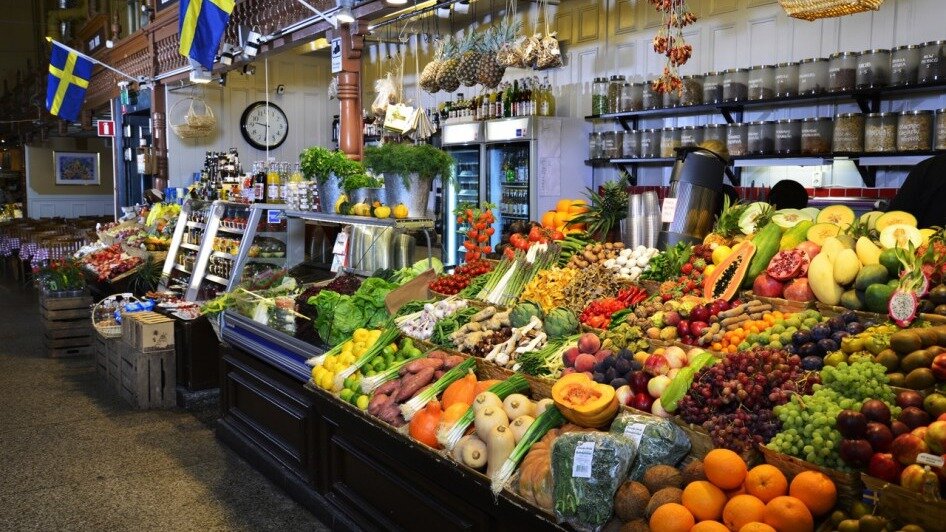 Gıda pazarı Östermalms Saluhall, Stockholm, foto