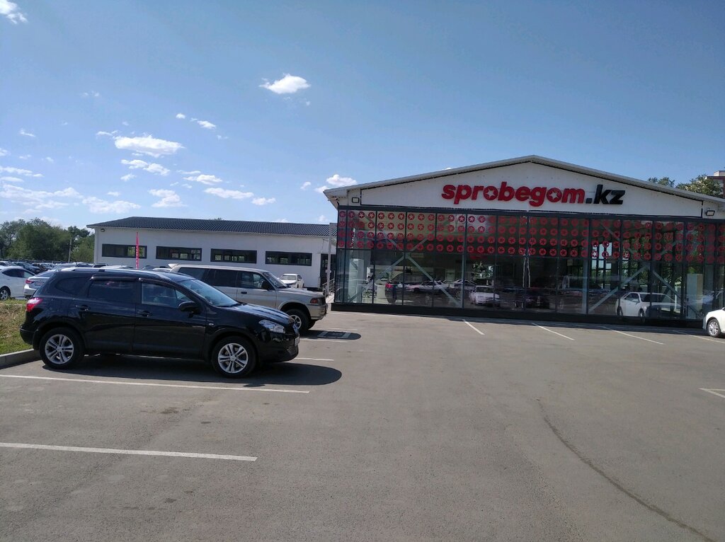 Otoparklar Parking lot, Almatı, foto